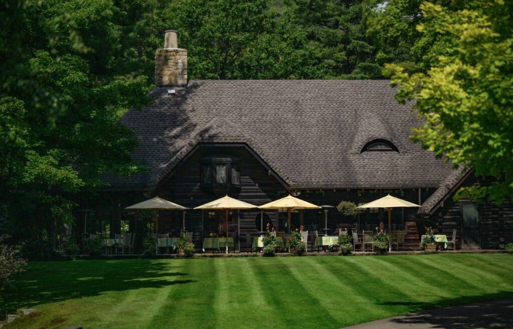 The Lodge at Glendorn Showcases Foraging to Fine Dining - Table Magazine