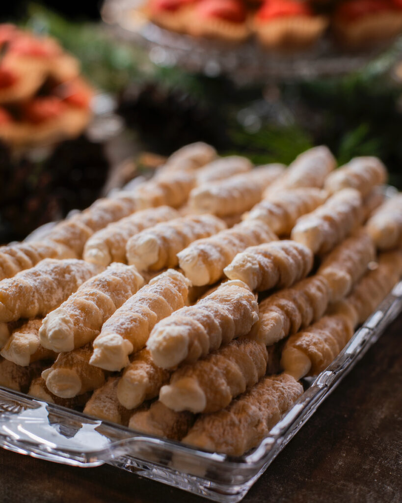 Judy's Lady Locks - Table Magazine